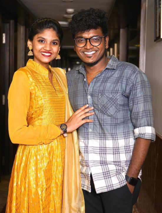 லவ் யூ di பொண்டாட்டி..தாலி கட்டியபின் மனைவியின் நெற்றியில் முத்தமிட்ட ...