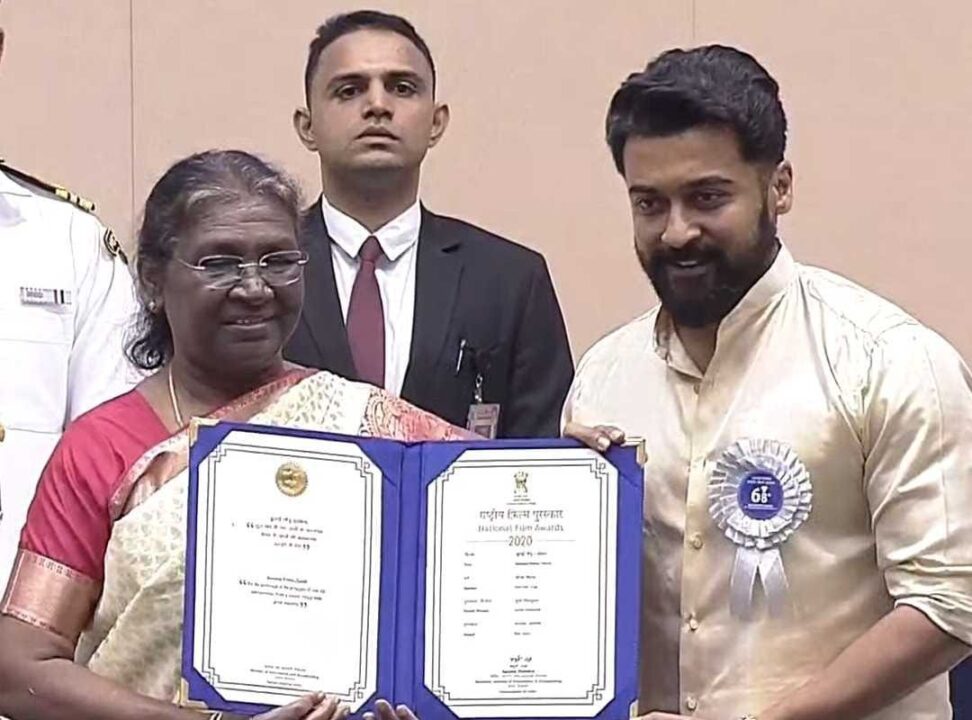 Couple Goals - நீ போய் விருது வாங்கு ஜோ.. நான் உன்ன போட்டோ எடுக்குறேன் ...