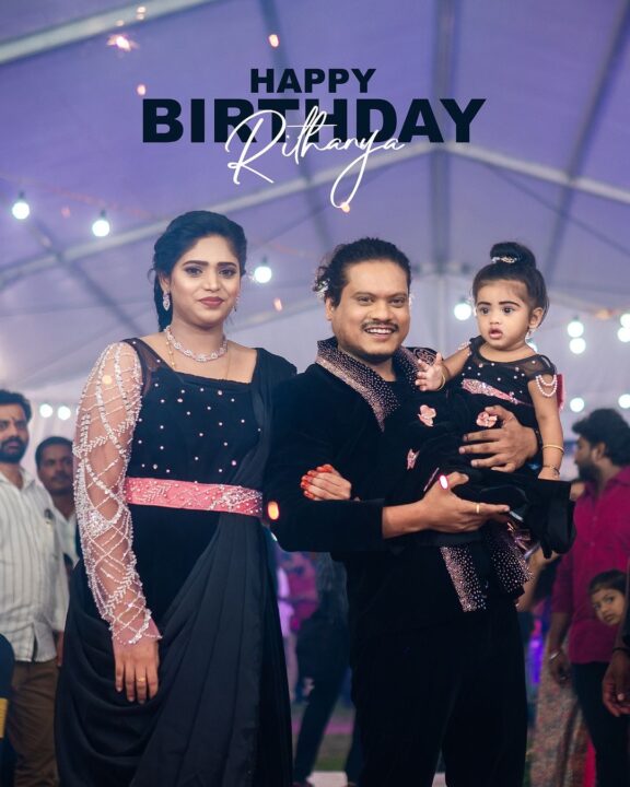 மகள் Rithanya பிறந்தநாளை கொண்டாடிய விஜய் டிவி Pugazh..! வெளியான ...