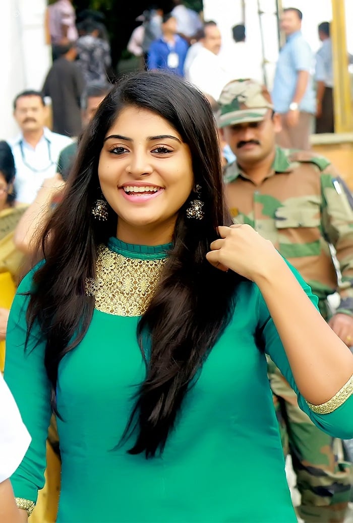 Manjima Mohan Photos - HD Images - TamilGlitz