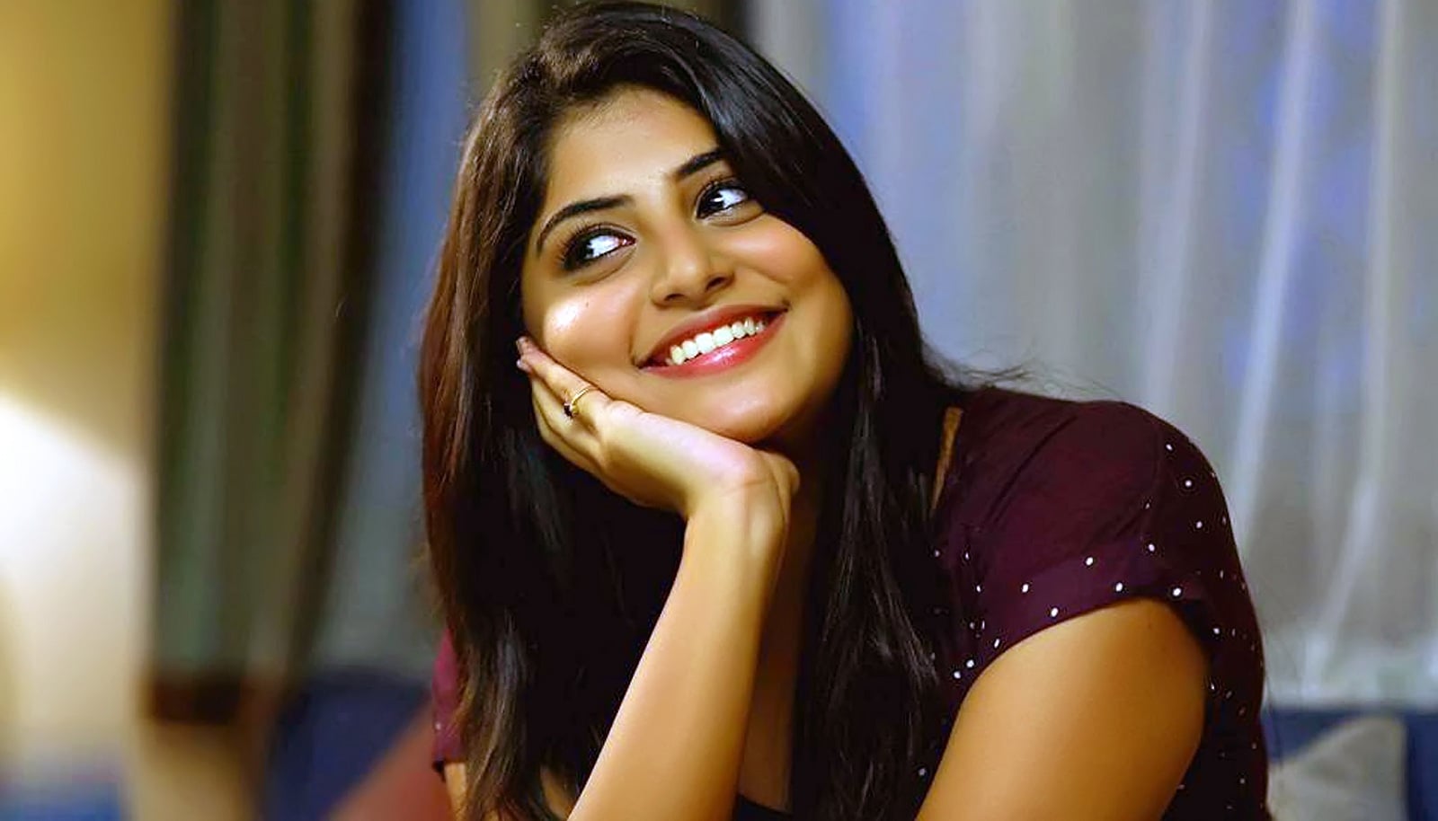 Manjima Mohan Photos - HD Images - TamilGlitz