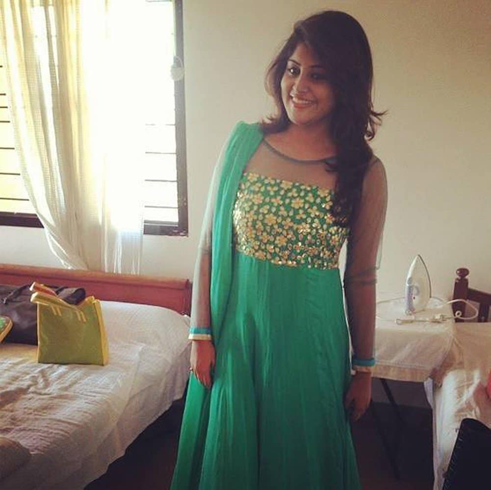 Top 25 Latest HD Stills of Birthday Girl Manjima Mohan - TamilGlitz