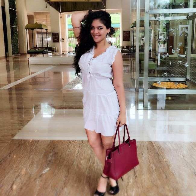 Sherin Shringar Photos (HD Images) - Bigg Boss Tamil - TamilGlitz