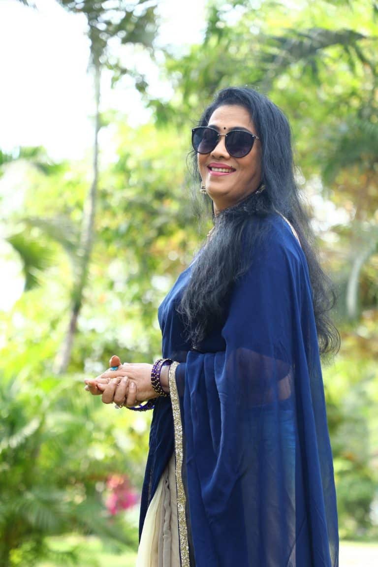 Rekha (Bigg Boss Tamil 4) Wiki, Age, Family, Images - TamilGlitz