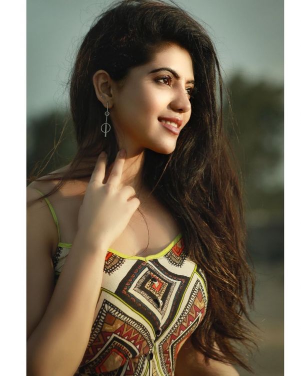 Athulya Ravi Wiki, Age, Boyfriend, Family, Biography, Images - TamilGlitz