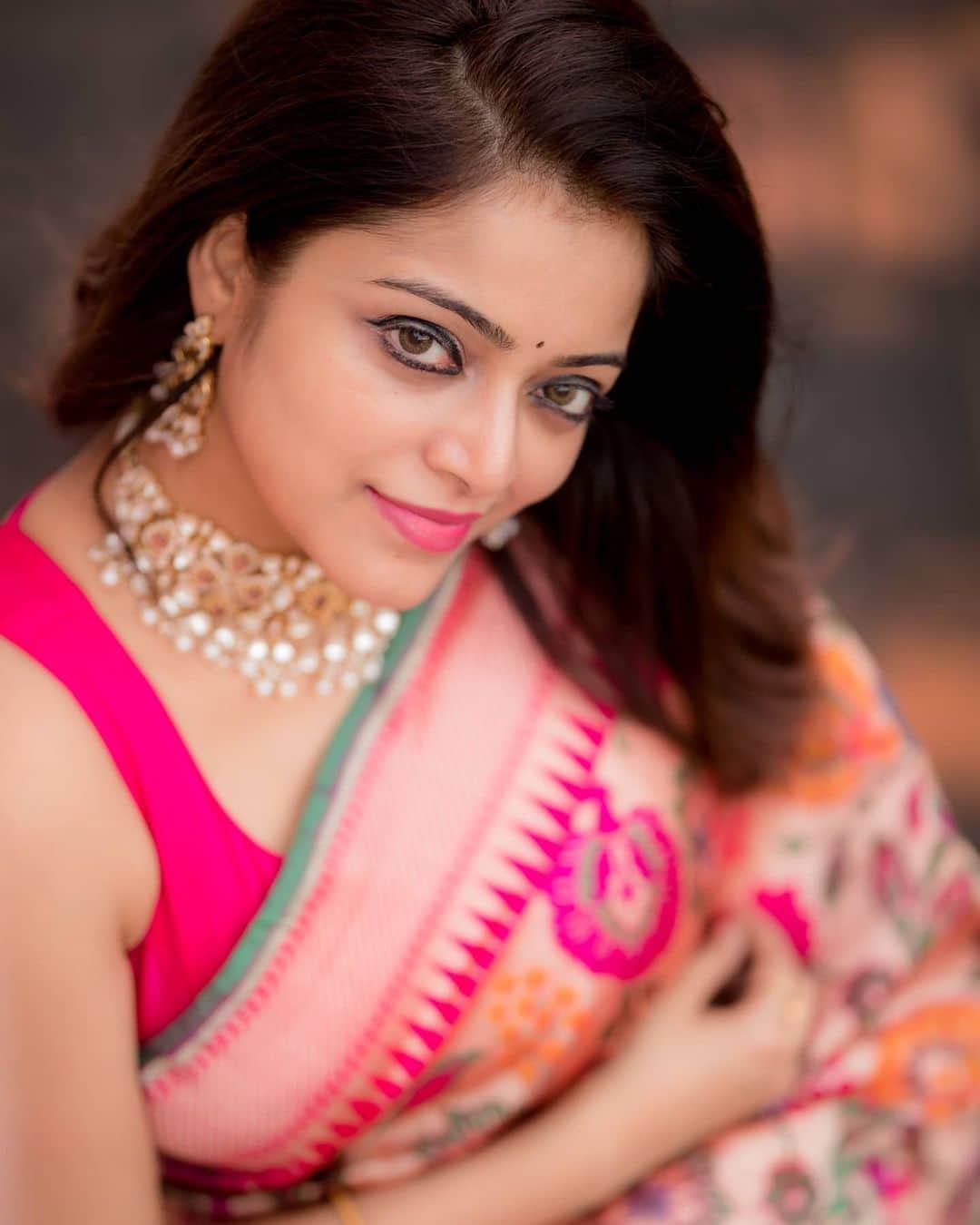 Janani Iyer Wiki, Age, Boyfriend, Family, Biography, Images - TamilGlitz