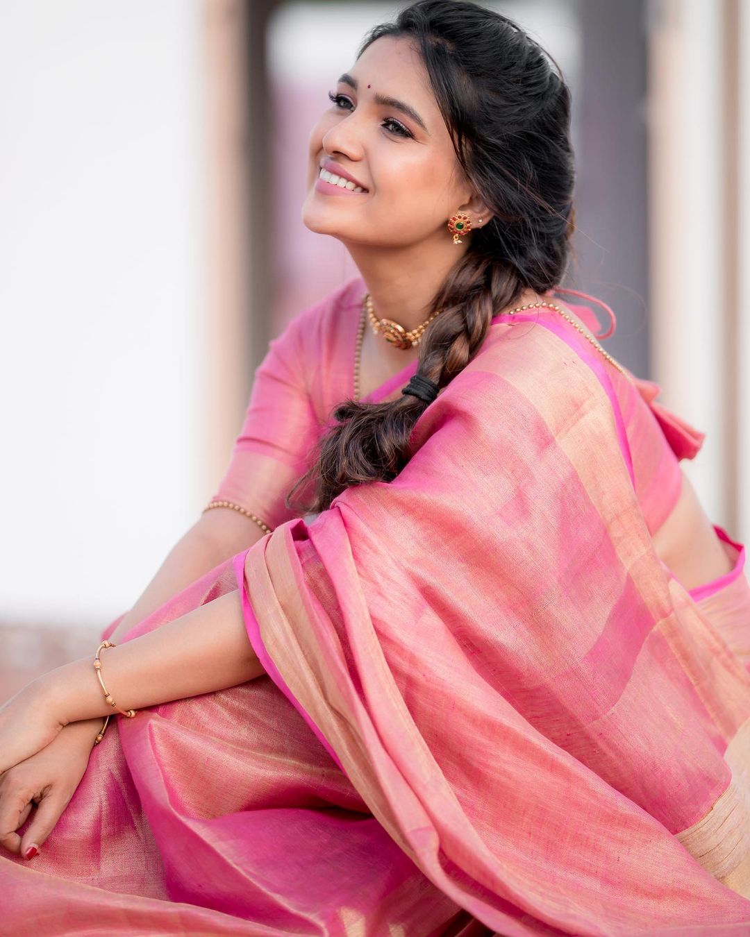 Vani Bhojan Wiki, Age, Boyfriend, Family, Biography, Images - TamilGlitz
