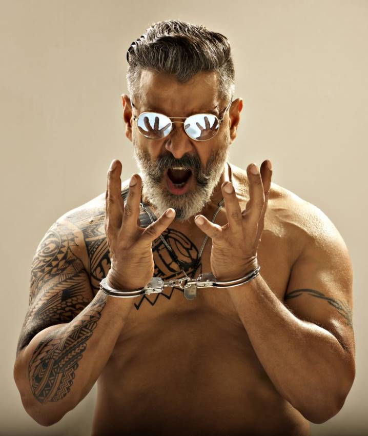 Vikram Wiki, Age, Family, Birthday, Biography, Images - TamilGlitz