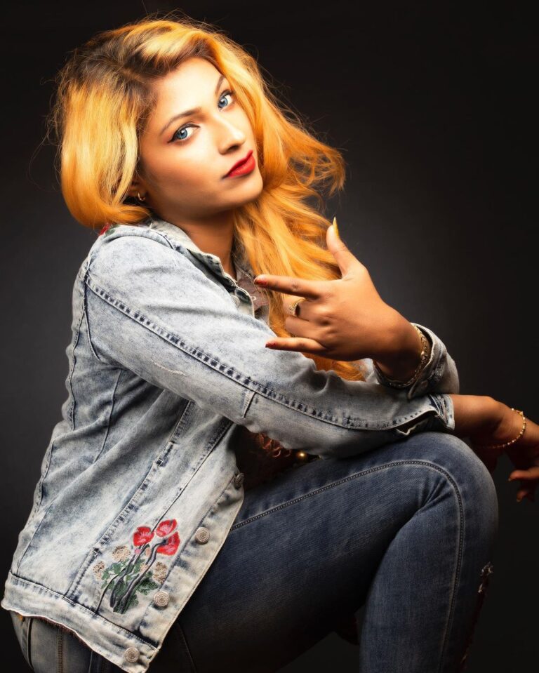 Iykki berry (Bigg Boss Tamil 5) Wiki, Age, Family, Images - TamilGlitz