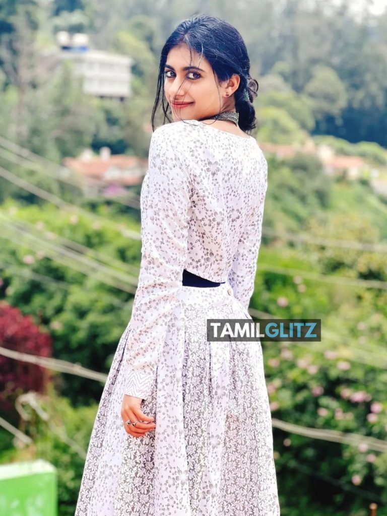 Aishu (Bigg Boss Tamil 7) Wiki, Age, Family, Images - TamilGlitz