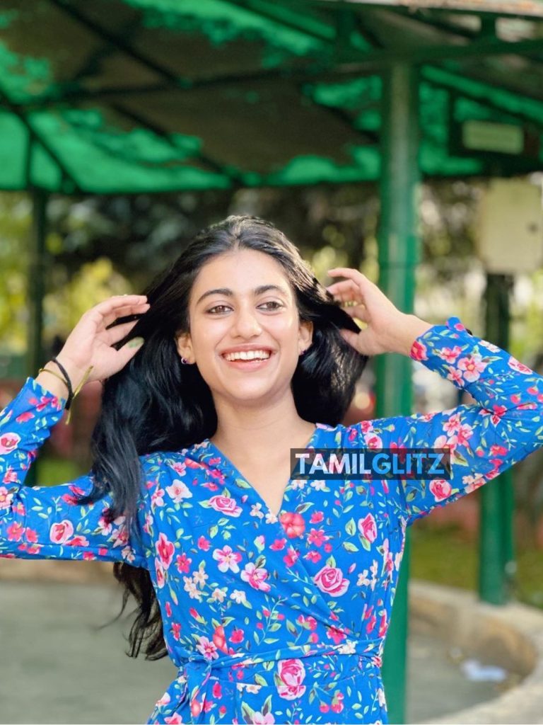 Aishu (Bigg Boss Tamil 7) Wiki, Age, Family, Images - TamilGlitz